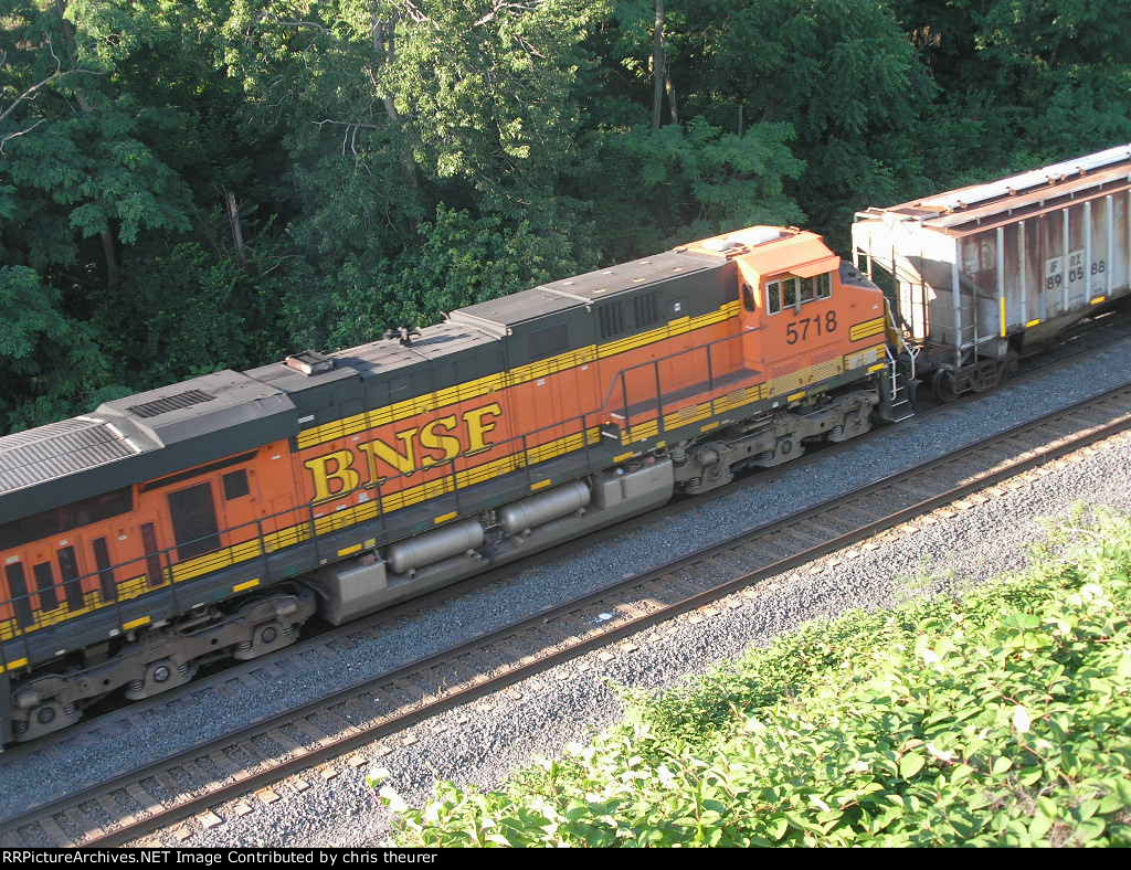 BNSF 5718